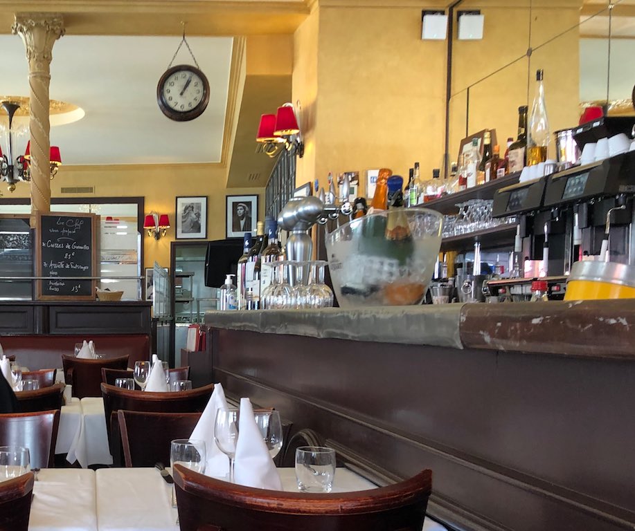 Chez André, rue Marbeuf - Paris-Bistro